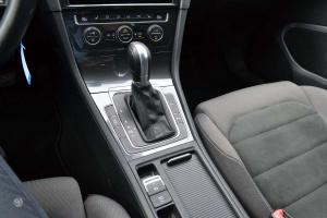 Black Volkswagen Golf 2019 in Vilnius, with an engine capacity of 1.50 L and mileage of 231 thousand km for 12000 €, photo 43 on AUTOMOTO.COM.LV
