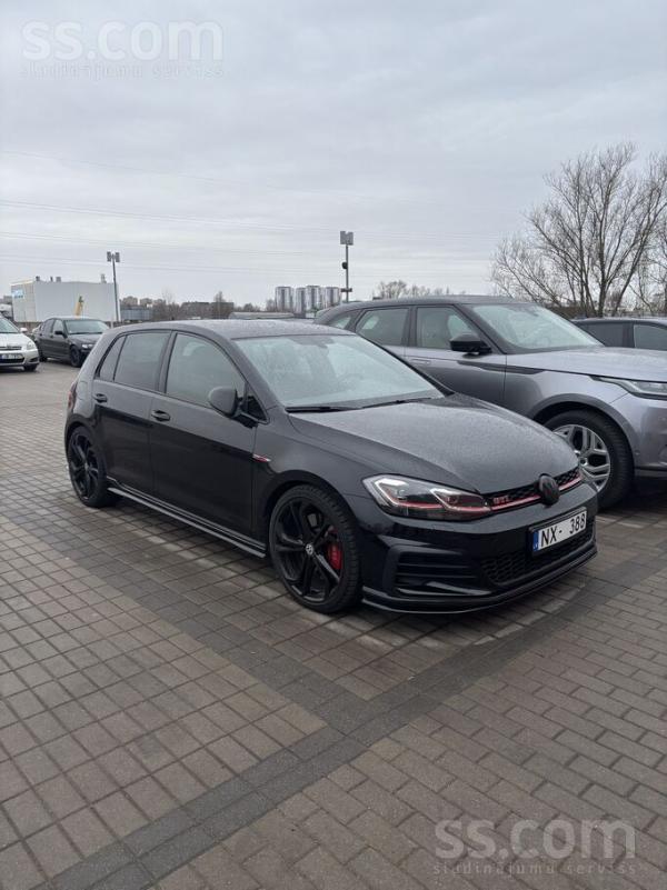 Black Volkswagen Golf 2019 in Riga, with an engine capacity of 2.00 L and mileage of 168 thousand km for 20000 €, photo 3 on AUTOMOTO.COM.LV