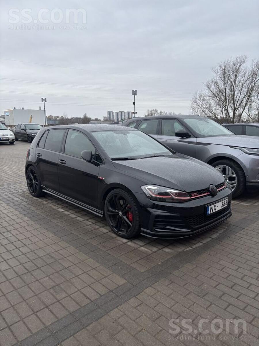 Black Volkswagen Golf 2019 in Riga, with an engine capacity of 2.00 L and mileage of 168 thousand km for 20000 €, photo 3 on AUTOMOTO.COM.LV