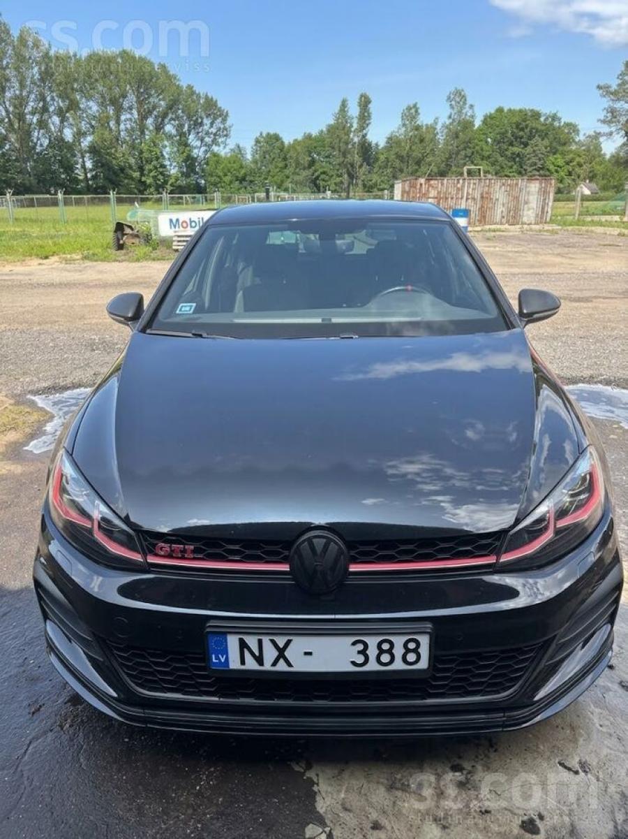 Black Volkswagen Golf 2019 in Riga, with an engine capacity of 2.00 L and mileage of 168 thousand km for 20000 €, photo 5 on AUTOMOTO.COM.LV