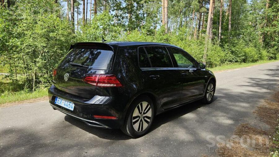 Black Volkswagen Golf 2020 in Riga, with an engine capacity of 1.50 L and mileage of 104 thousand km for 13500 €, photo 5 on AUTOMOTO.COM.LV
