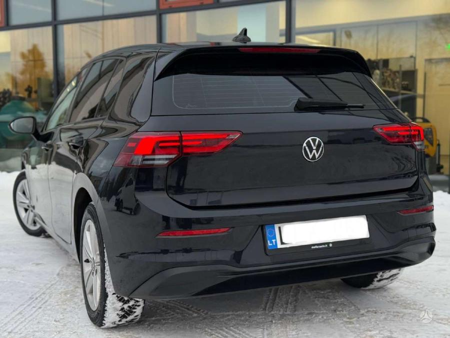 Black Volkswagen Golf 2020 in Klaipeda, with an engine capacity of 1.97 L and mileage of 197 thousand km for 14300 €, photo 2 on AUTOMOTO.COM.LV