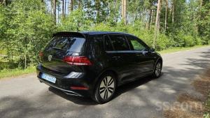 Black Volkswagen Golf 2020 in Riga, with an engine capacity of 1.60 L and mileage of 104 thousand km for 12900 €, photo 5 on AUTOMOTO.COM.LV