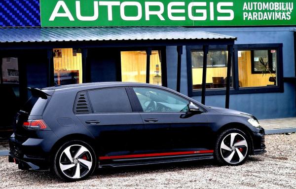 Melns Volkswagen Golf 2020 Kretinga, ar dzinēja tilpumu 2.00 L un nobraukumu 23 tūkst. km par 21500 €, foto 6 vietnē AUTOMOTO.COM.LV