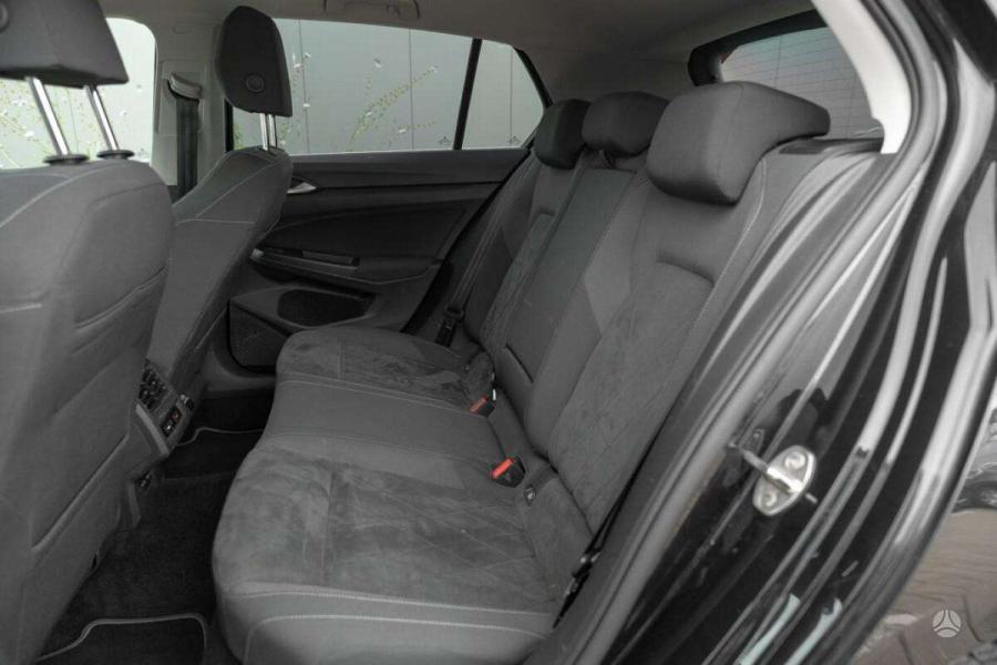 Melns Volkswagen Golf 2020 Viļņa, ar dzinēja tilpumu 1.50 L un nobraukumu 152 tūkst. km par 16800 €, foto 10 vietnē AUTOMOTO.COM.LV