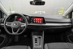 Melns Volkswagen Golf 2020 Viļņa, ar dzinēja tilpumu 1.50 L un nobraukumu 152 tūkst. km par 16800 €, foto 17 vietnē AUTOMOTO.COM.LV