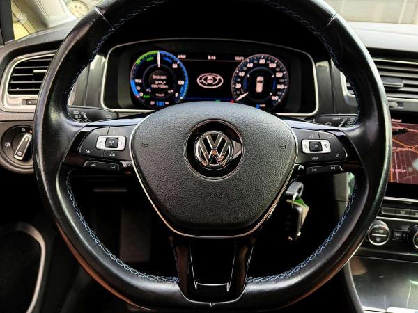 Melns Volkswagen Golf 2020 Kauņa, ar dzinēja tilpumu 0.00 L un nobraukumu 105 tūkst. km par 12900 €, foto 6 vietnē AUTOMOTO.COM.LV