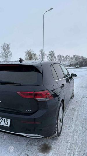 Melns Volkswagen Golf 2021 Jonava, ar dzinēja tilpumu 1.50 L un nobraukumu 79 tūkst. km par 18700 €, foto 5 vietnē AUTOMOTO.COM.LV