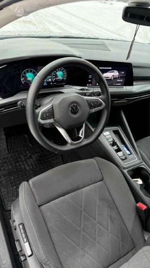 Melns Volkswagen Golf 2021 Jonava, ar dzinēja tilpumu 1.50 L un nobraukumu 79 tūkst. km par 18700 €, foto 6 vietnē AUTOMOTO.COM.LV