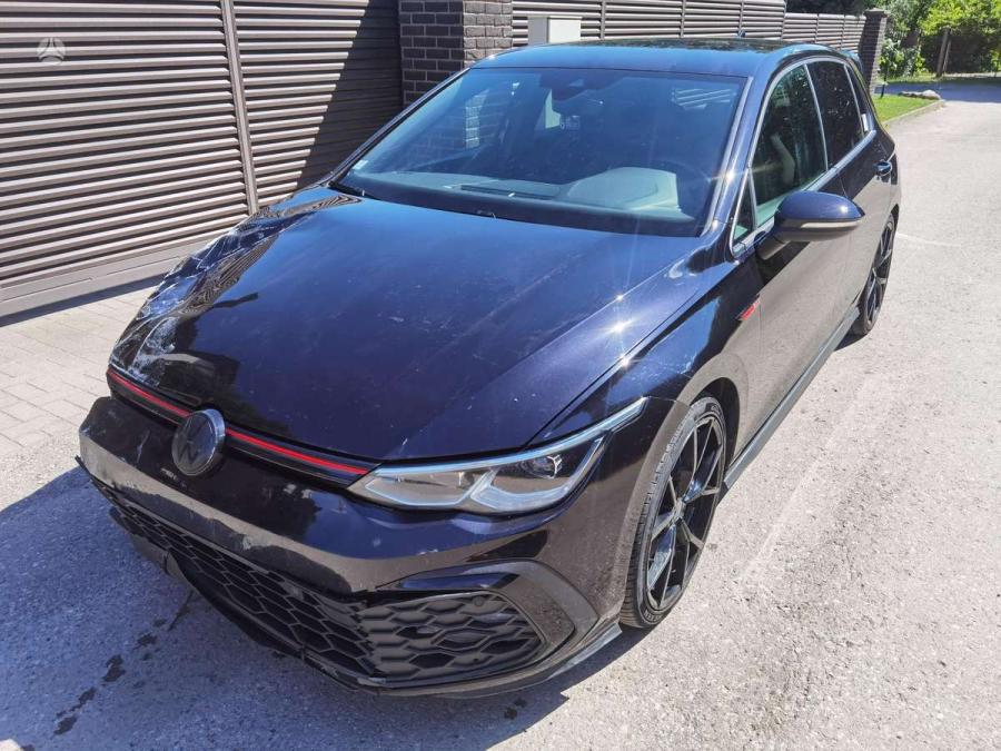 Black Volkswagen Golf 2021 in Kaunas, with an engine capacity of 1.98 L and mileage of 140 thousand km for 13900 €, photo 3 on AUTOMOTO.COM.LV