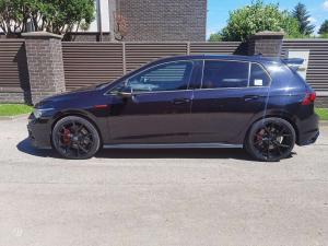 Black Volkswagen Golf 2021 in Kaunas, with an engine capacity of 1.98 L and mileage of 140 thousand km for 13900 €, photo 5 on AUTOMOTO.COM.LV