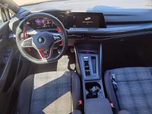 Black Volkswagen Golf 2021 in Kaunas, with an engine capacity of 1.98 L and mileage of 140 thousand km for 13900 €, photo 11 on AUTOMOTO.COM.LV