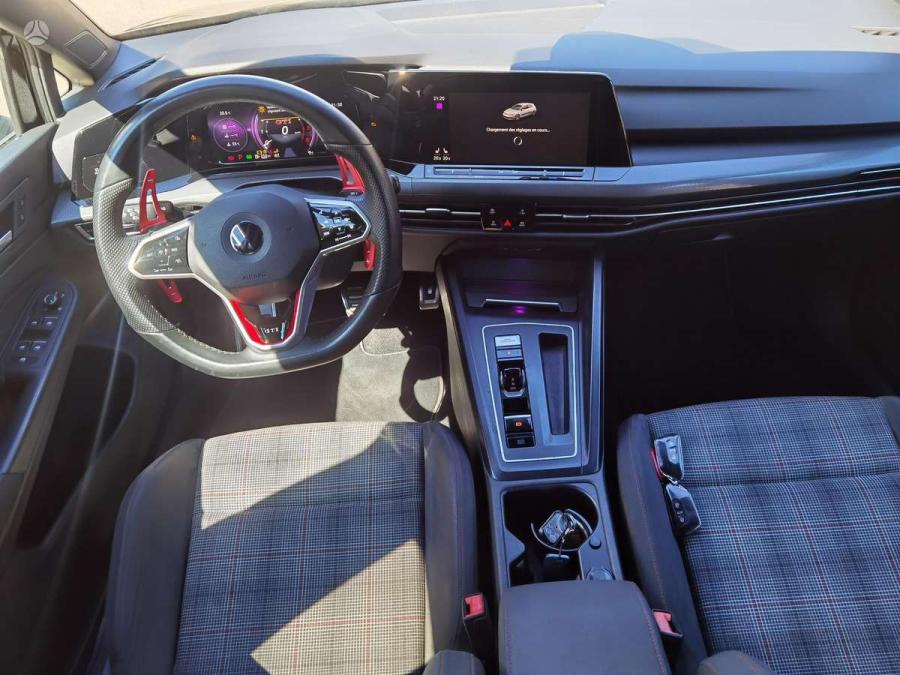 Black Volkswagen Golf 2021 in Kaunas, with an engine capacity of 1.98 L and mileage of 140 thousand km for 13900 €, photo 11 on AUTOMOTO.COM.LV