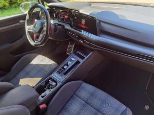 Black Volkswagen Golf 2021 in Kaunas, with an engine capacity of 1.98 L and mileage of 140 thousand km for 13900 €, photo 12 on AUTOMOTO.COM.LV