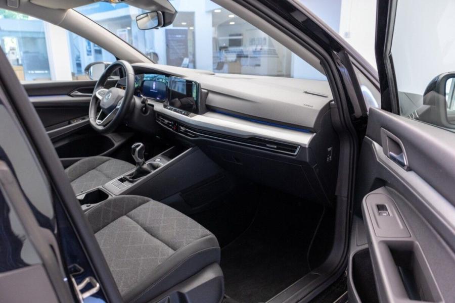 Melns Volkswagen Golf 2021 Jehvi, ar dzinēja tilpumu 2.00 L un nobraukumu 156 tūkst. km par 13750 €, foto 16 vietnē AUTOMOTO.COM.LV