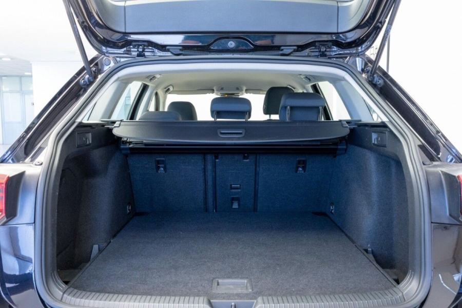 Melns Volkswagen Golf 2021 Jehvi, ar dzinēja tilpumu 2.00 L un nobraukumu 156 tūkst. km par 13750 €, foto 17 vietnē AUTOMOTO.COM.LV