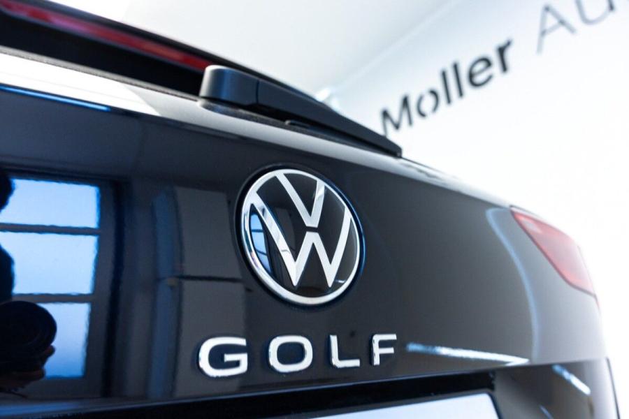 Melns Volkswagen Golf 2021 Jehvi, ar dzinēja tilpumu 2.00 L un nobraukumu 156 tūkst. km par 13750 €, foto 18 vietnē AUTOMOTO.COM.LV
