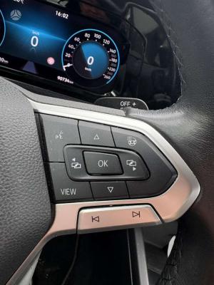 Melns Volkswagen Golf 2021 Kauņa, ar dzinēja tilpumu 2.00 L un nobraukumu 91 tūkst. km par 18200 €, foto 17 vietnē AUTOMOTO.COM.LV