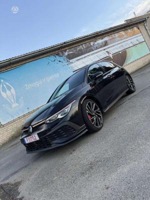 Melns Volkswagen Golf 2021 Panevēža, ar dzinēja tilpumu 1.98 L un nobraukumu 45 tūkst. km par 13900 €, foto 3 vietnē AUTOMOTO.COM.LV