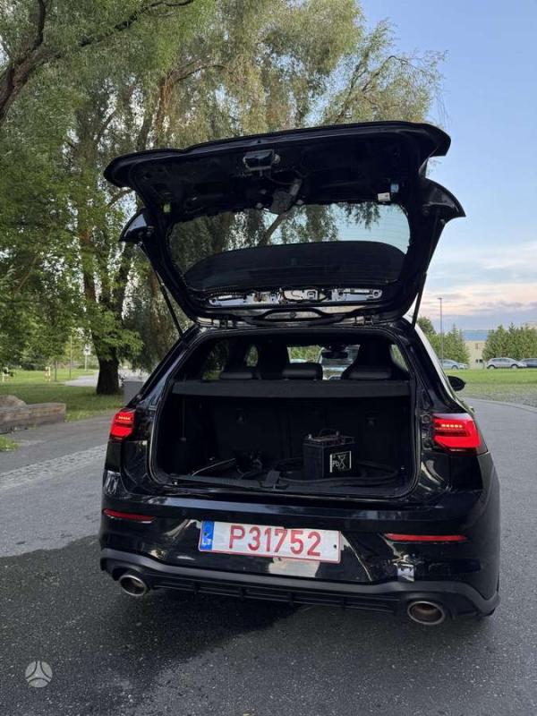 Melns Volkswagen Golf 2021 Panevēža, ar dzinēja tilpumu 1.98 L un nobraukumu 45 tūkst. km par 13900 €, foto 4 vietnē AUTOMOTO.COM.LV
