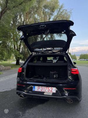 Melns Volkswagen Golf 2021 Panevēža, ar dzinēja tilpumu 1.98 L un nobraukumu 45 tūkst. km par 13900 €, foto 5 vietnē AUTOMOTO.COM.LV