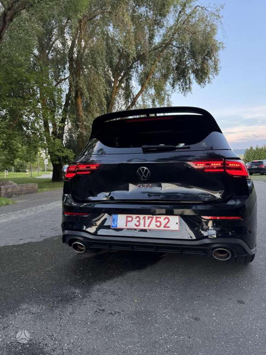 Melns Volkswagen Golf 2021 Panevēža, ar dzinēja tilpumu 1.98 L un nobraukumu 45 tūkst. km par 13900 €, foto 12 vietnē AUTOMOTO.COM.LV