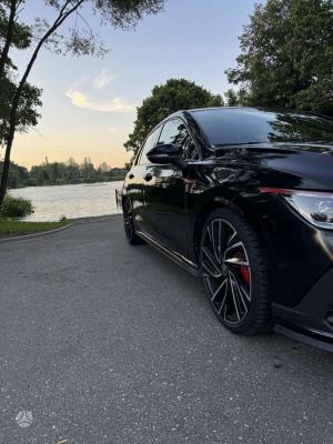 Melns Volkswagen Golf 2021 Panevēža, ar dzinēja tilpumu 1.98 L un nobraukumu 45 tūkst. km par 13900 €, foto 18 vietnē AUTOMOTO.COM.LV
