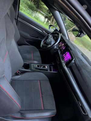 Melns Volkswagen Golf 2021 Panevēža, ar dzinēja tilpumu 1.98 L un nobraukumu 45 tūkst. km par 13900 €, foto 22 vietnē AUTOMOTO.COM.LV