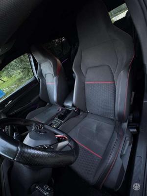 Melns Volkswagen Golf 2021 Panevēža, ar dzinēja tilpumu 1.98 L un nobraukumu 45 tūkst. km par 13900 €, foto 26 vietnē AUTOMOTO.COM.LV