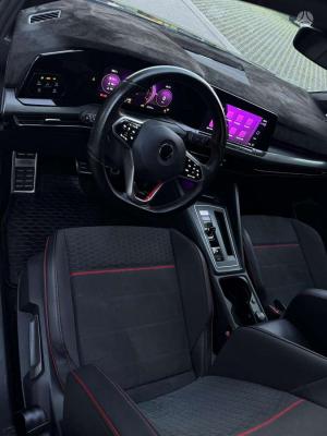 Melns Volkswagen Golf 2021 Panevēža, ar dzinēja tilpumu 1.98 L un nobraukumu 45 tūkst. km par 13900 €, foto 27 vietnē AUTOMOTO.COM.LV