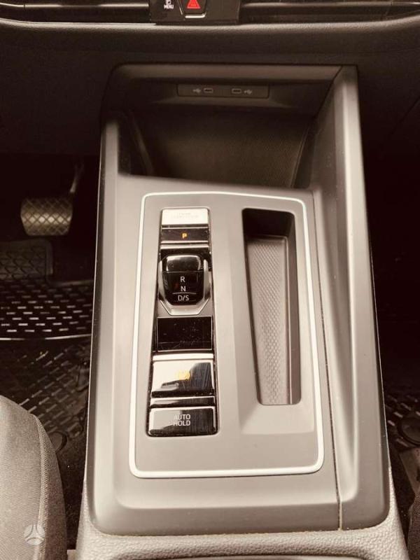 Melns Volkswagen Golf 2021 Viļņa, ar dzinēja tilpumu 0.00 L un nobraukumu 81 tūkst. km par 18500 €, foto 6 vietnē AUTOMOTO.COM.LV