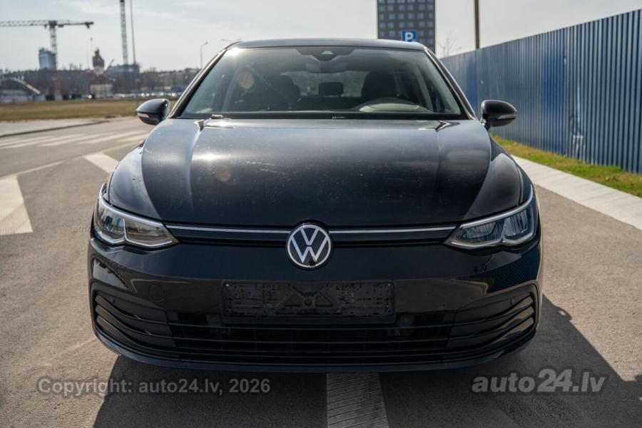 Melns Volkswagen Golf 2022 Tallina, ar dzinēja tilpumu 1.00 L un nobraukumu 36 tūkst. km par 15500 €, foto 2 vietnē AUTOMOTO.COM.LV