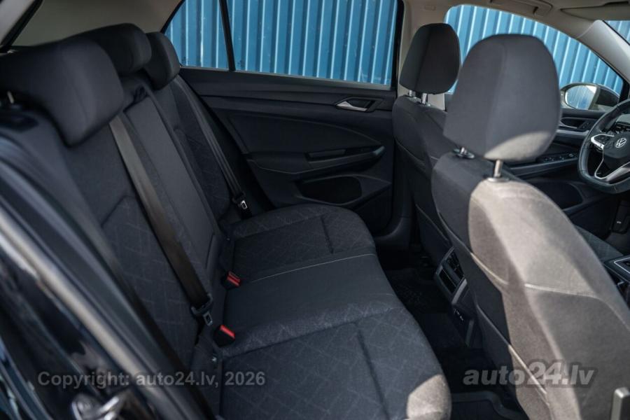Melns Volkswagen Golf 2022 Tallina, ar dzinēja tilpumu 1.00 L un nobraukumu 36 tūkst. km par 15500 €, foto 8 vietnē AUTOMOTO.COM.LV