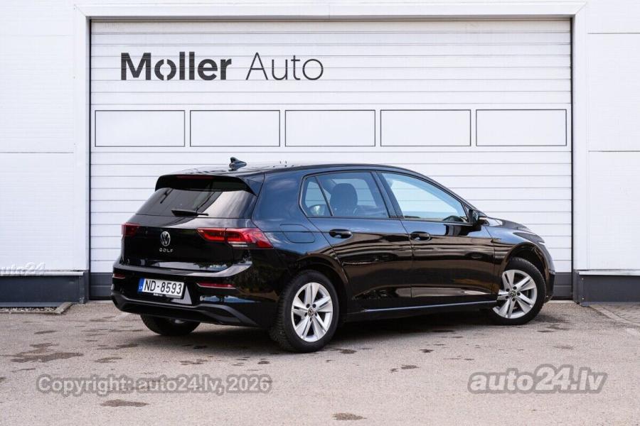 Melns Volkswagen Golf 2022 Rīga, ar dzinēja tilpumu 1.00 L un nobraukumu 133 tūkst. km par 16346 €, foto 4 vietnē AUTOMOTO.COM.LV