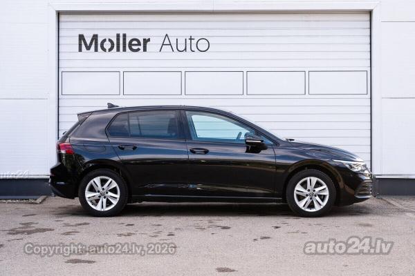 Black Volkswagen Golf 2022 in Riga, with an engine capacity of 1.00 L and mileage of 133 thousand km for 16346 €, photo 5 on AUTOMOTO.COM.LV