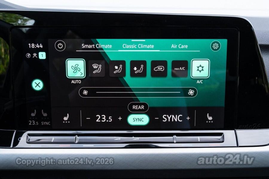 Melns Volkswagen Golf 2022 Rīga, ar dzinēja tilpumu 1.00 L un nobraukumu 133 tūkst. km par 16346 €, foto 14 vietnē AUTOMOTO.COM.LV