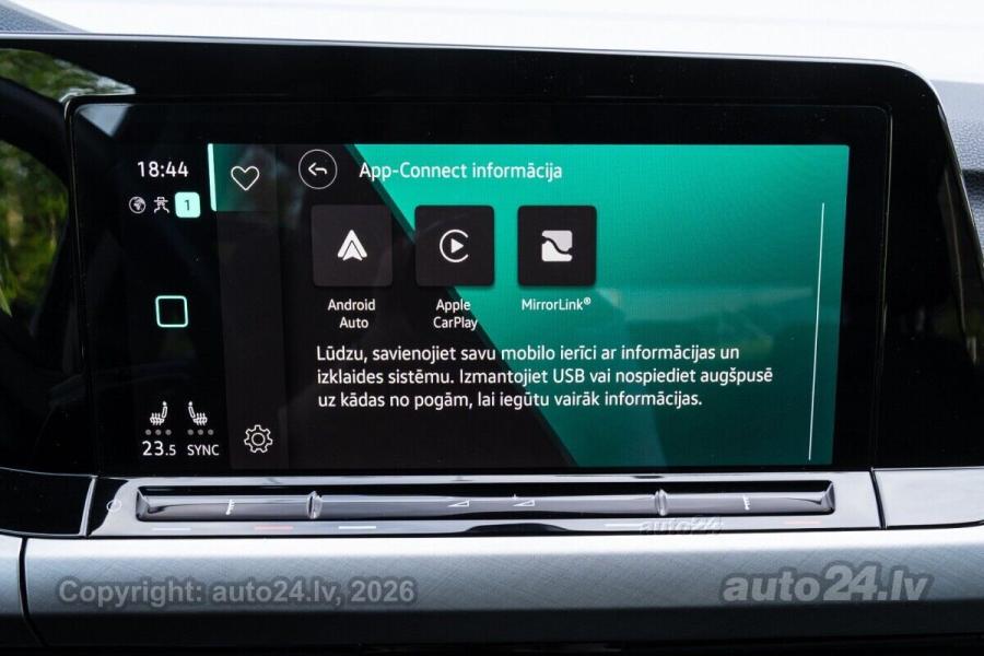 Melns Volkswagen Golf 2022 Rīga, ar dzinēja tilpumu 1.00 L un nobraukumu 133 tūkst. km par 16346 €, foto 15 vietnē AUTOMOTO.COM.LV