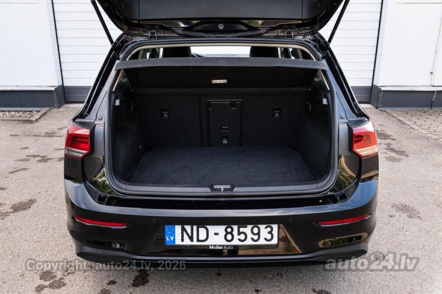 Melns Volkswagen Golf 2022 Rīga, ar dzinēja tilpumu 1.00 L un nobraukumu 133 tūkst. km par 16346 €, foto 18 vietnē AUTOMOTO.COM.LV