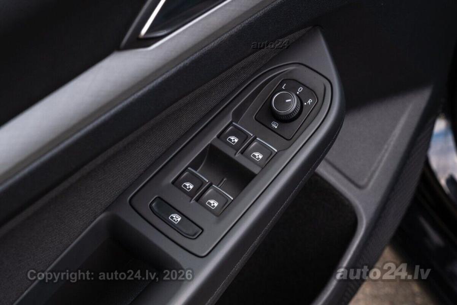 Melns Volkswagen Golf 2022 Rīga, ar dzinēja tilpumu 1.00 L un nobraukumu 133 tūkst. km par 16346 €, foto 19 vietnē AUTOMOTO.COM.LV