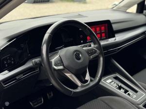 Black Volkswagen Golf 2022 in Kaunas, with an engine capacity of 2.00 L and mileage of 250 thousand km for 13999 €, photo 9 on AUTOMOTO.COM.LV