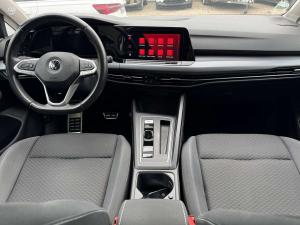 Black Volkswagen Golf 2022 in Kaunas, with an engine capacity of 2.00 L and mileage of 250 thousand km for 13999 €, photo 10 on AUTOMOTO.COM.LV