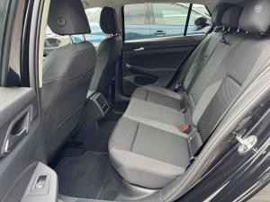 Black Volkswagen Golf 2022 in Kaunas, with an engine capacity of 2.00 L and mileage of 250 thousand km for 13999 €, photo 13 on AUTOMOTO.COM.LV