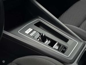Black Volkswagen Golf 2022 in Kaunas, with an engine capacity of 2.00 L and mileage of 250 thousand km for 13999 €, photo 15 on AUTOMOTO.COM.LV
