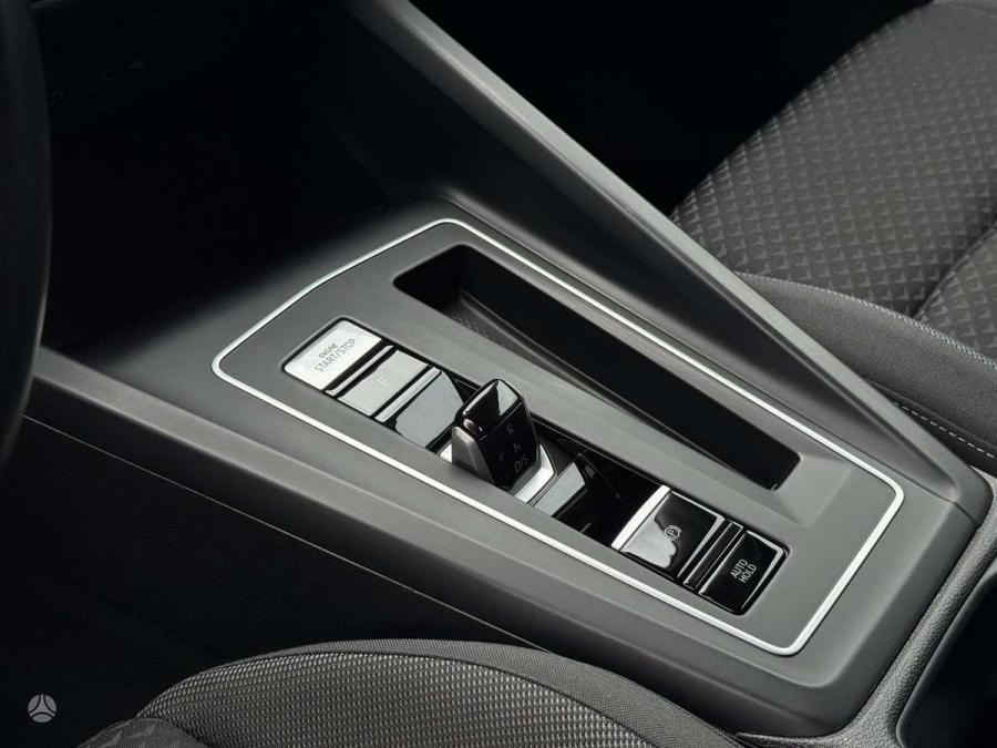 Black Volkswagen Golf 2022 in Kaunas, with an engine capacity of 2.00 L and mileage of 250 thousand km for 13999 €, photo 15 on AUTOMOTO.COM.LV