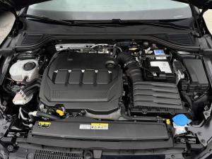 Black Volkswagen Golf 2022 in Kaunas, with an engine capacity of 2.00 L and mileage of 250 thousand km for 13999 €, photo 17 on AUTOMOTO.COM.LV
