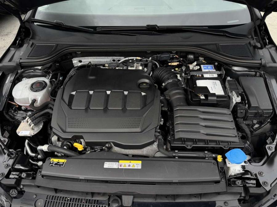Black Volkswagen Golf 2022 in Kaunas, with an engine capacity of 2.00 L and mileage of 250 thousand km for 13999 €, photo 17 on AUTOMOTO.COM.LV