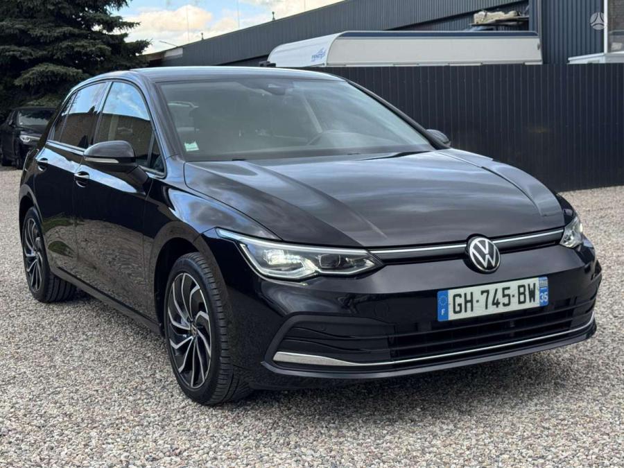 Black Volkswagen Golf 2022 in Kaunas, with an engine capacity of 2.00 L and mileage of 250 thousand km for 13999 €, photo 20 on AUTOMOTO.COM.LV