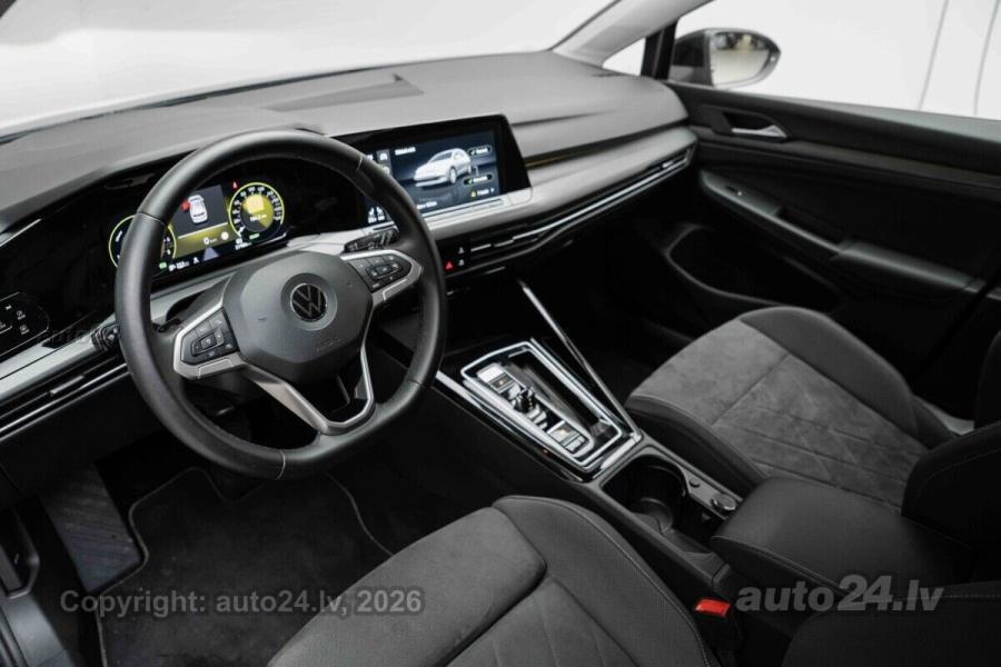 Black Volkswagen Golf 2022 in Tallinn, with an engine capacity of 1.40 L and mileage of 22 thousand km for 24800 €, photo 8 on AUTOMOTO.COM.LV