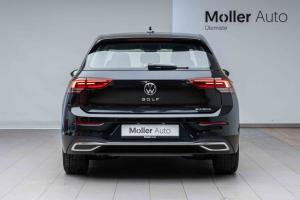 Melns Volkswagen Golf 2022 Peetri, ar dzinēja tilpumu 1.40 L un nobraukumu 22 tūkst. km par 24800 €, foto 5 vietnē AUTOMOTO.COM.LV