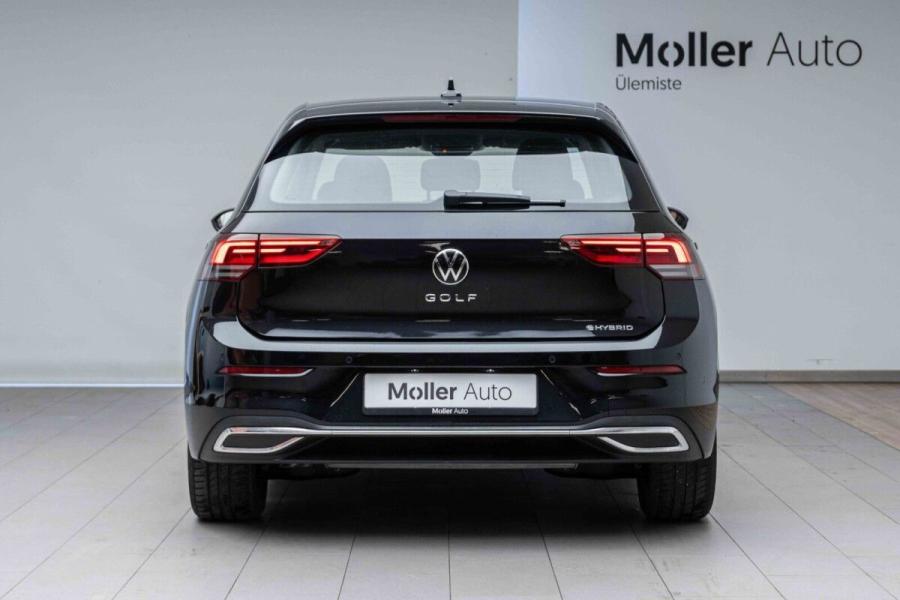 Melns Volkswagen Golf 2022 Peetri, ar dzinēja tilpumu 1.40 L un nobraukumu 22 tūkst. km par 24800 €, foto 5 vietnē AUTOMOTO.COM.LV